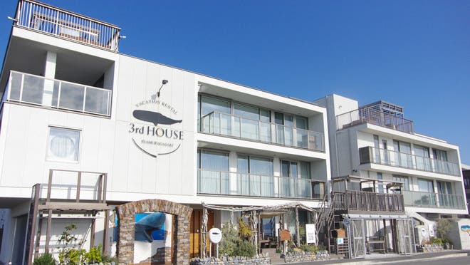 稲村ガ崎駅から徒歩3分!R134沿いオーシャンビュー貸別荘♪の写真1