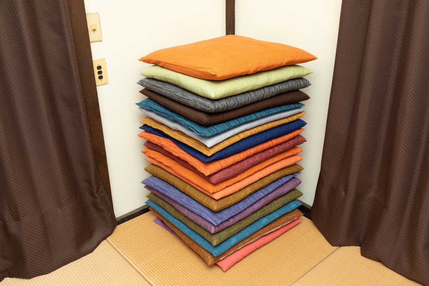 世田谷の古民家2階‼️広々ゆったりなごめる18畳❣️アンティークなしつらいでお迎えします(^^)の写真9