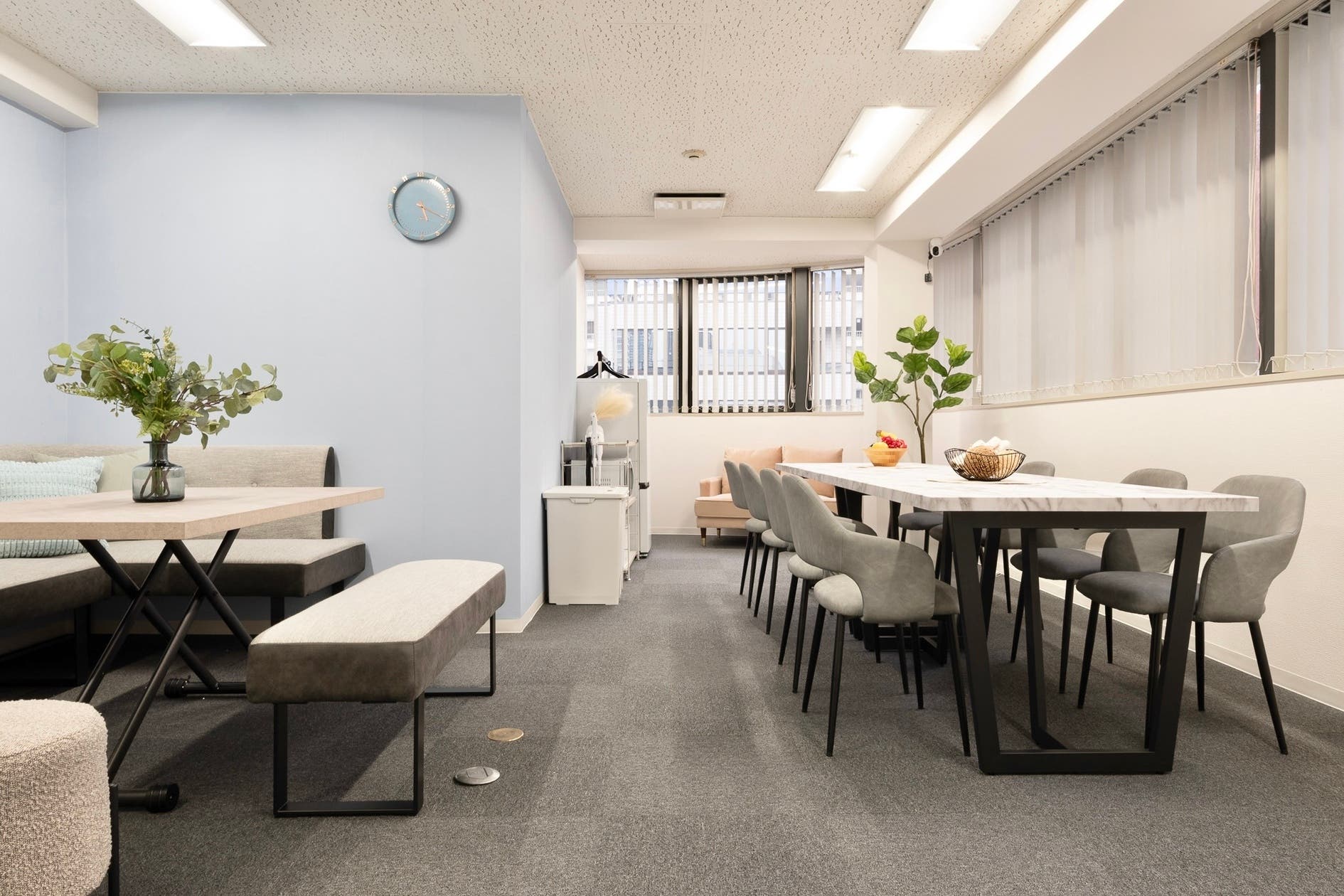 【東梅田すぐ】Open価格30%⤵️泉の広場4分🚃120㌅大画面スクリーン🎬セミナー/懇親会などにお勧め⭐️土足🉑／ネクシアの写真3