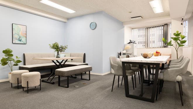 【東梅田すぐ】Open価格30%⤵️泉の広場4分🚃120㌅大画面スクリーン🎬セミナー/懇親会などにお勧め⭐️土足🉑/ネクシアの写真2