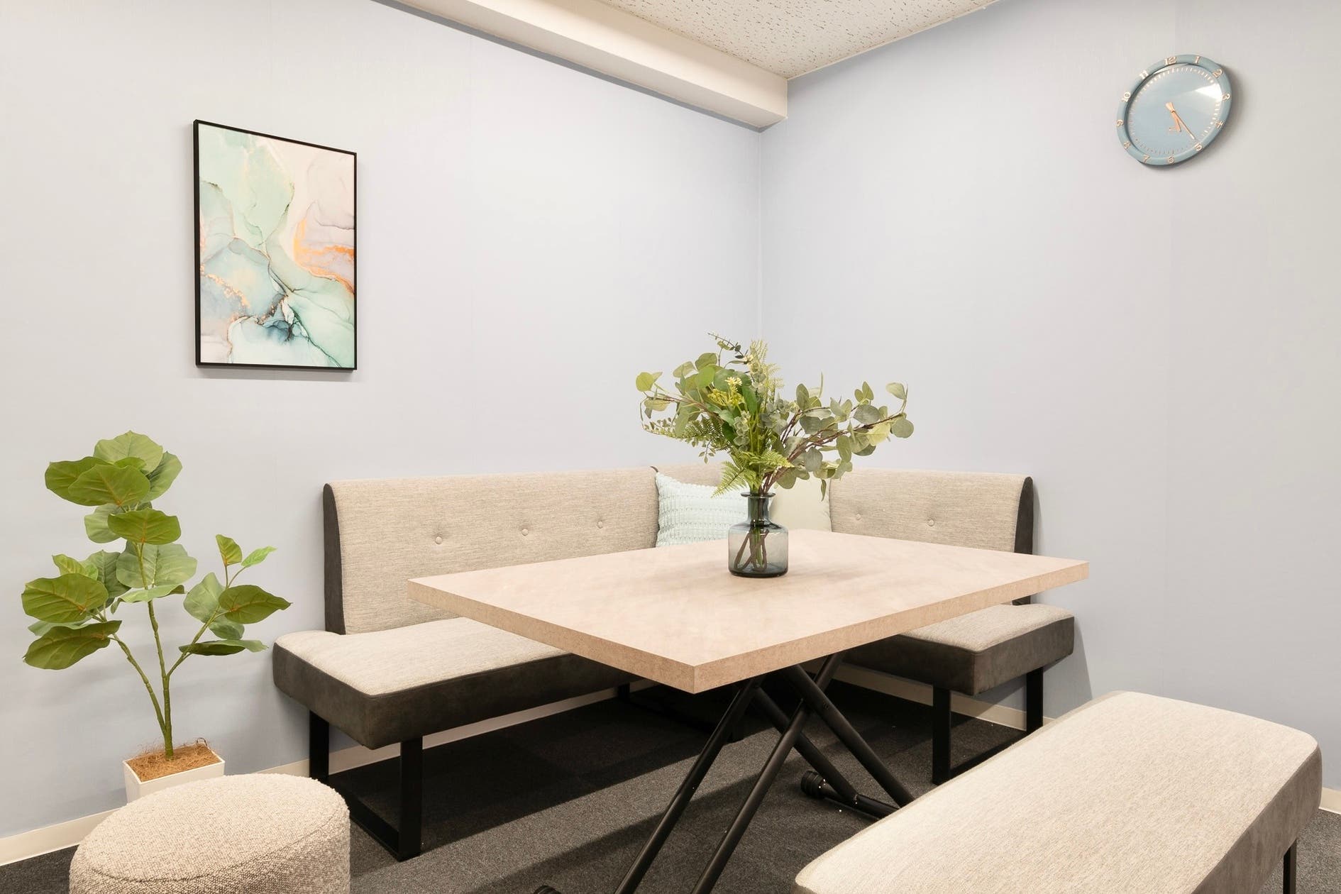 【東梅田すぐ】Open価格30%⤵️泉の広場4分🚃120㌅大画面スクリーン🎬セミナー/懇親会などにお勧め⭐️土足🉑／ネクシアの写真4