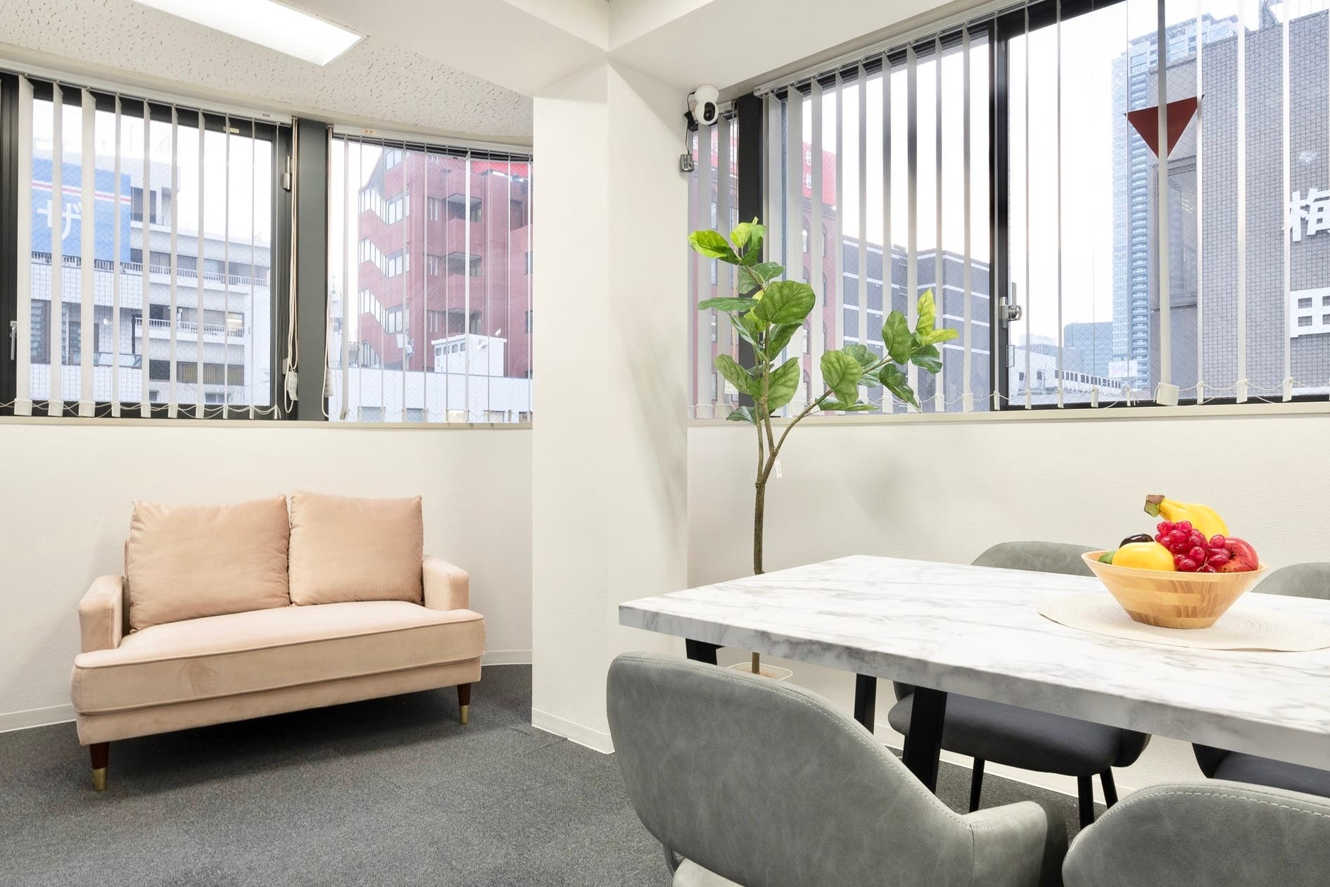 【東梅田すぐ】Open価格30%⤵️泉の広場4分🚃120㌅大画面スクリーン🎬セミナー/懇親会などにお勧め⭐️土足🉑／ネクシアの写真6