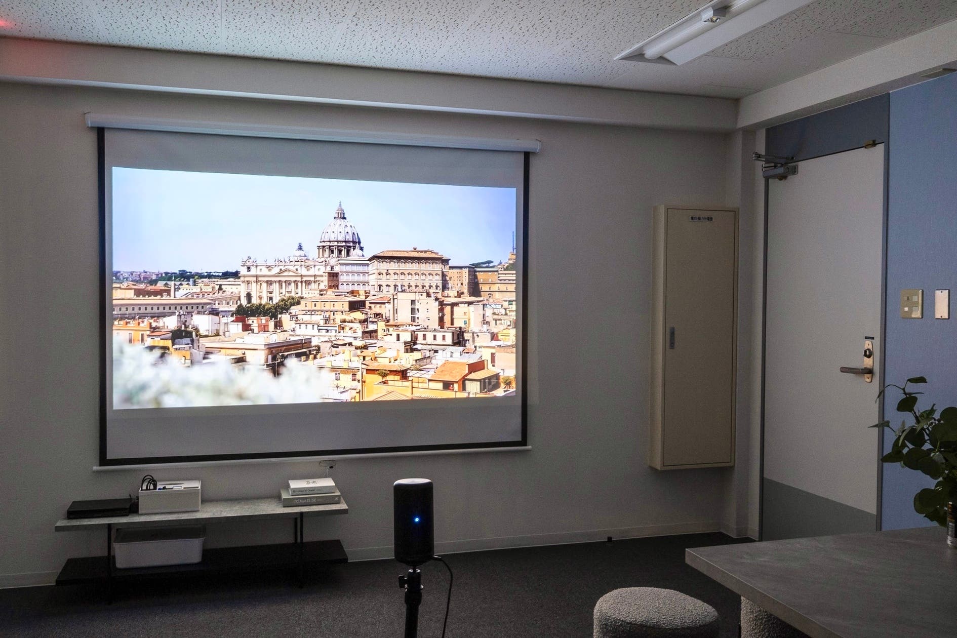 【東梅田すぐ】Open価格30%⤵️泉の広場4分🚃120㌅大画面スクリーン🎬セミナー/懇親会などにお勧め⭐️土足🉑／ネクシアの写真8