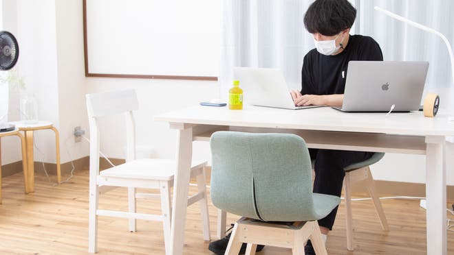 白い壁&床で撮影にも最適!テーブル椅子あり。10名程度のセミナーやワークショップもOK!の写真6