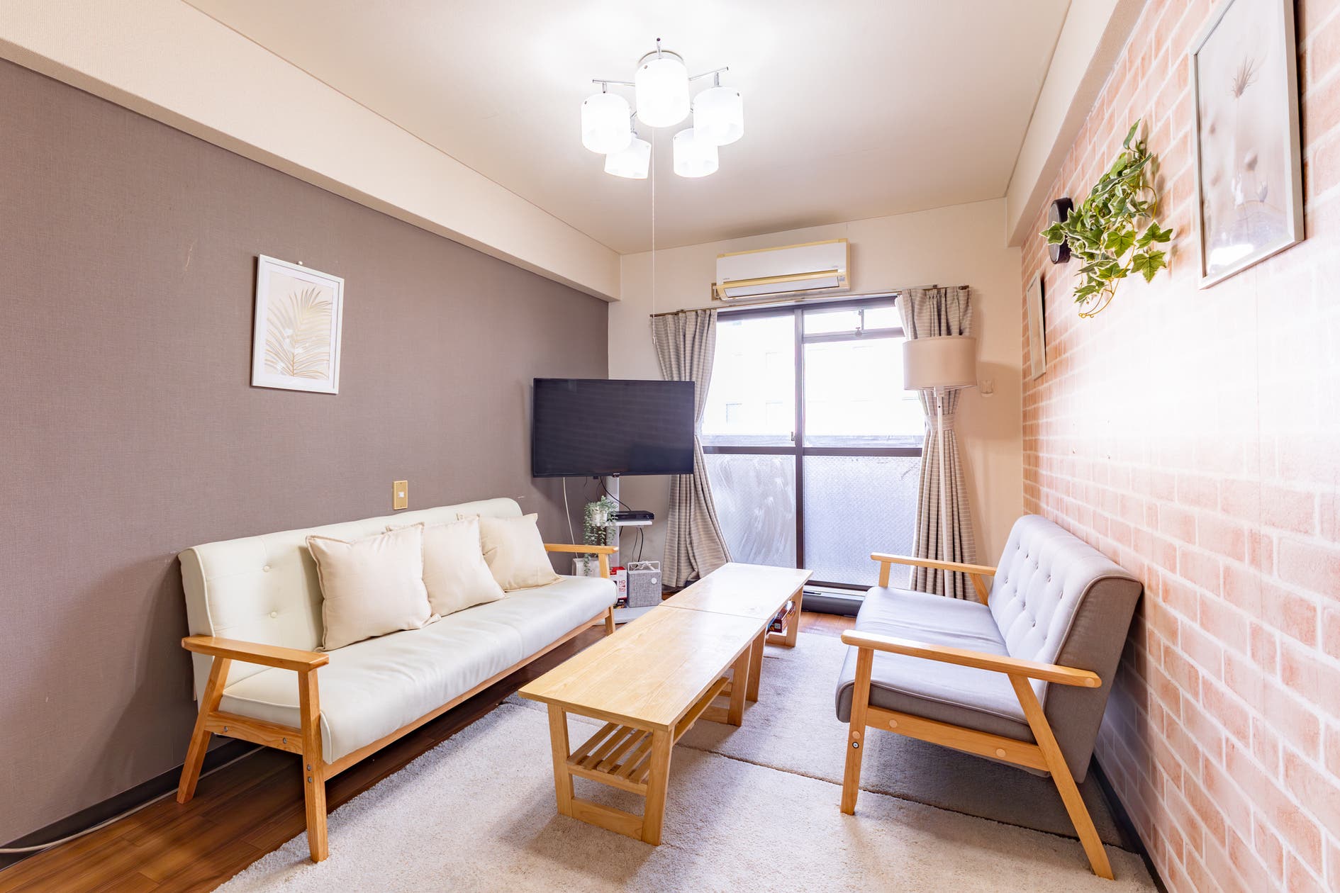 <KT9>面倒なオプション料金なし⇒ゴミ捨て、タコ焼き器、ネット無料！なんば駅近♪ コンビニ0分★オーブンレンジ&キッチンあり！の写真5