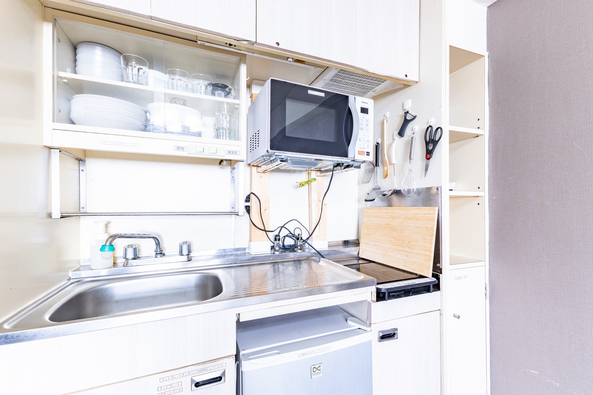 <KT9>面倒なオプション料金なし⇒ゴミ捨て、タコ焼き器、ネット無料！なんば駅近♪ コンビニ0分★オーブンレンジ&キッチンあり！の写真10