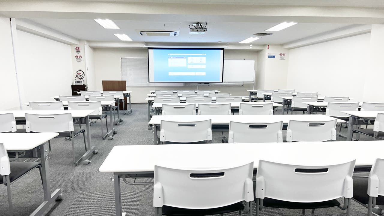 梅田繁華街より徒歩1分 便利な立地で42人着席可能セミナー会議に利用可能なスペース Wi-Fi プロジェクター無料貸出の写真7