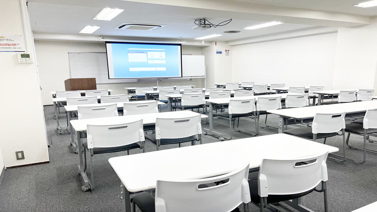 梅田繁華街より徒歩1分 便利な立地で42人着席可能セミナー会議に利用可能なスペース Wi-Fi プロジェクター無料貸出の写真8