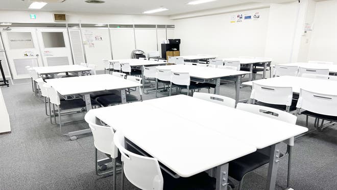 梅田繁華街より徒歩1分 便利な立地で42人着席可能セミナー会議に利用可能なスペース Wi-Fi プロジェクター無料貸出の写真10