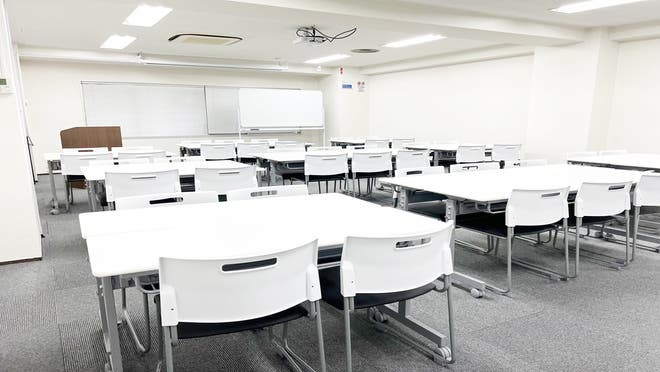 梅田繁華街より徒歩1分 便利な立地で42人着席可能セミナー会議に利用可能なスペース Wi-Fi プロジェクター無料貸出の写真12