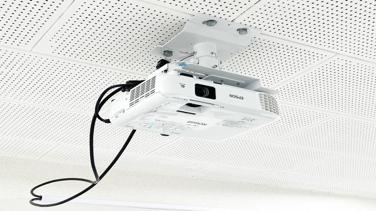 梅田繁華街より徒歩1分 便利な立地で42人着席可能セミナー会議に利用可能なスペース Wi-Fi プロジェクター無料貸出の写真16