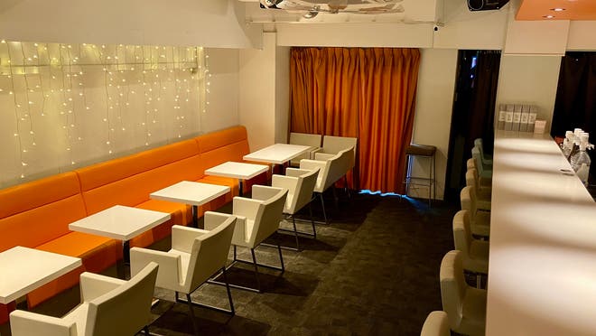 恵比寿駅徒歩2分c カラオケ/ミニステージあり♪清潔感のあるカフェスペースでイベント/パーティー/オフ会/会議まで多様な用途に♪の写真3