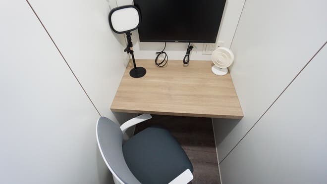 <ワークブース南森町No.1>大阪天満宮駅徒歩3分🚃1人用完全個室🚪Wi-Fi📶モニター🖥電源🔌⚡️テレワーク/面接/自習の写真3