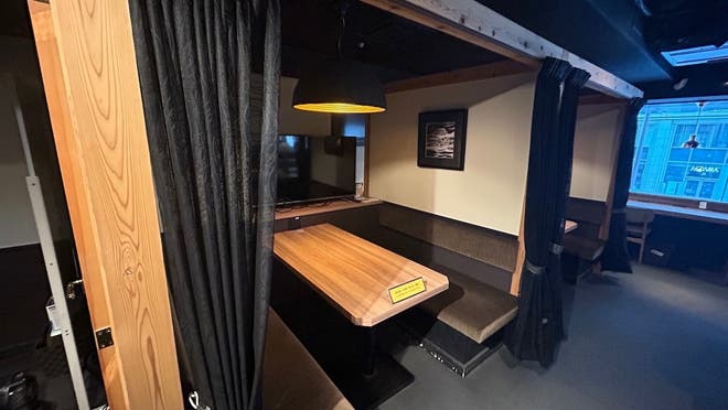 【1~4名BOX席】新橋駅徒歩1分!フリードリンク/モニター/Wi-Fi/充電器/テレワークやWeb会議に最適の写真3