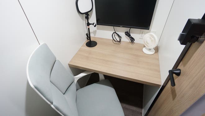 <ワークブース南森町No.4>大阪天満宮駅徒歩3分🚃1人用完全個室🚪Wi-Fi📶モニター🖥電源🔌⚡️テレワーク/面接/自習の写真3