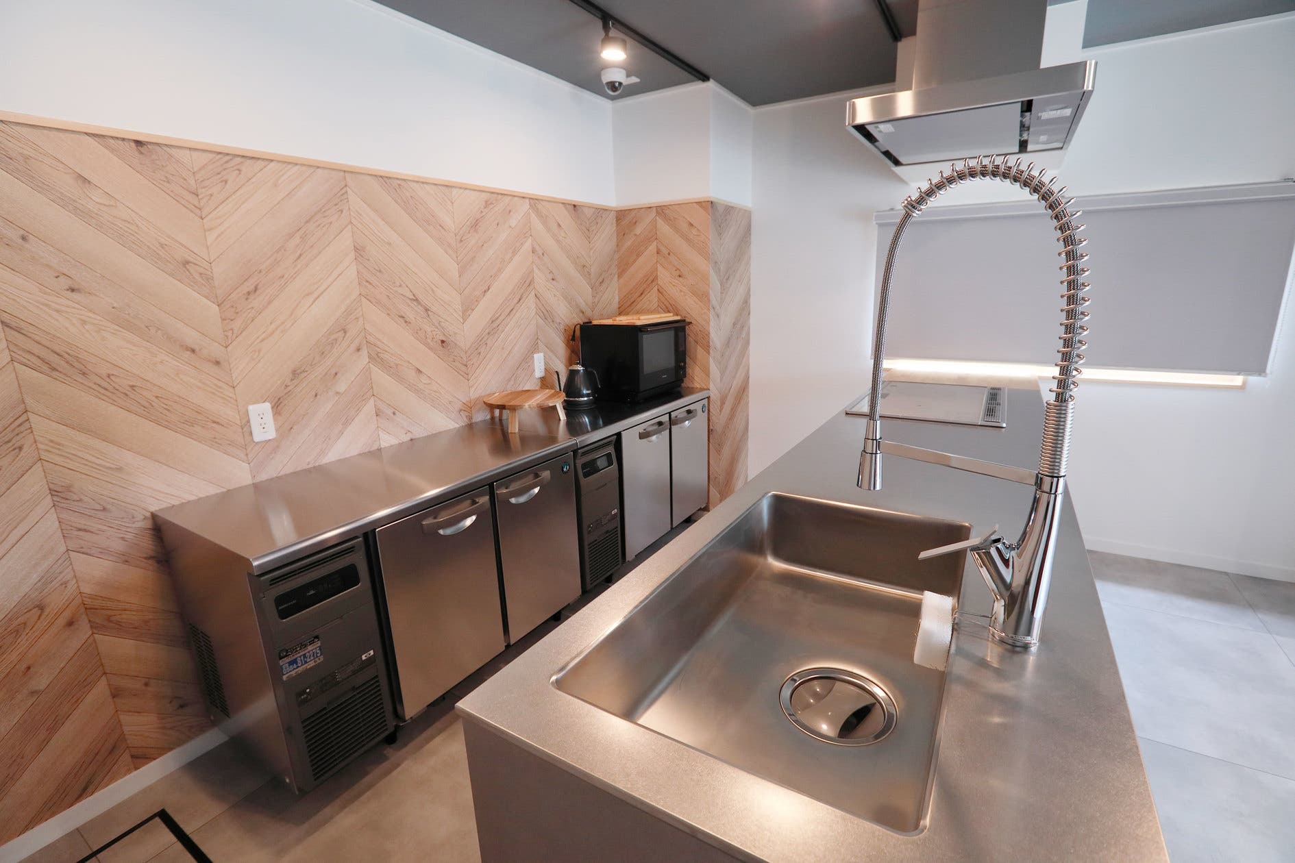 業務用冷蔵庫・システムキッチン・メイクルームや食器類無料貸し出しも！映像制作会社が運営する本格的なレンタルキッチンスタジオです！の写真11