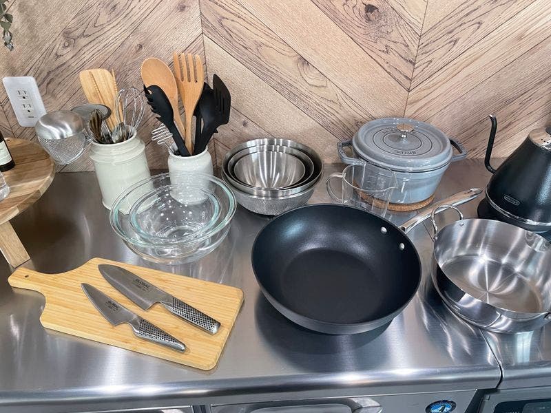 業務用冷蔵庫・システムキッチン・メイクルームや食器類無料貸し出しも！映像制作会社が運営する本格的なレンタルキッチンスタジオです！の写真12