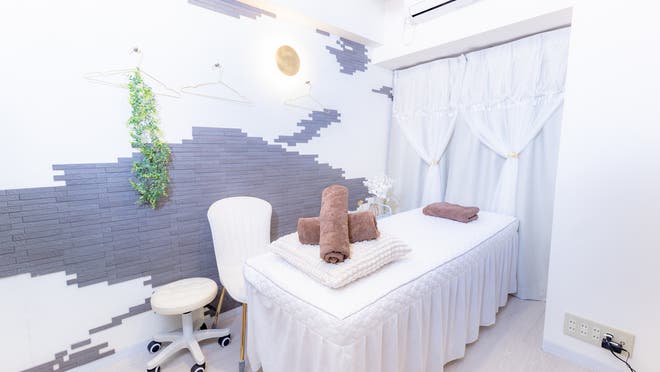 昇降ベッド導入✨«閑静な都庁方面»1対1に施術最適✨完全個室♪エステ|ヨガ|整体|マッサージ|光WiFi✨の写真7