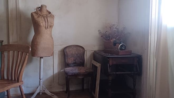 ホワイトを貴重としたアンティーク空間の写真12