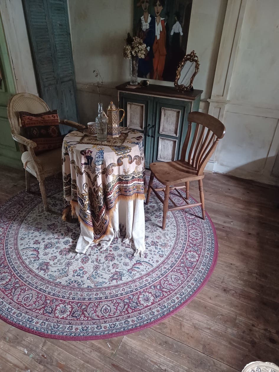 ホワイトを貴重としたアンティーク空間の写真6