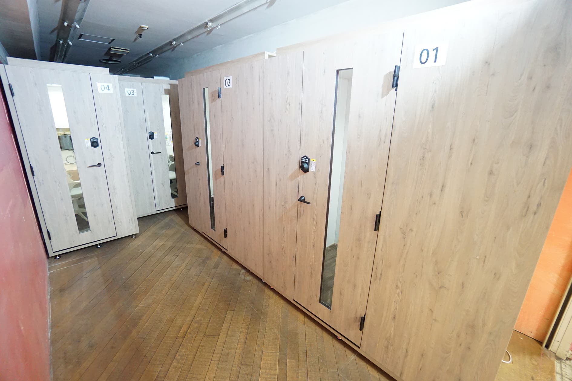 ＜ワークブース茨木市駅前No.3＞駅直結施設内🏬1人用完全個室🚪Wi-Fi📶モニター🖥電源🔌⚡️テレワーク/面接/自習/作業の写真2