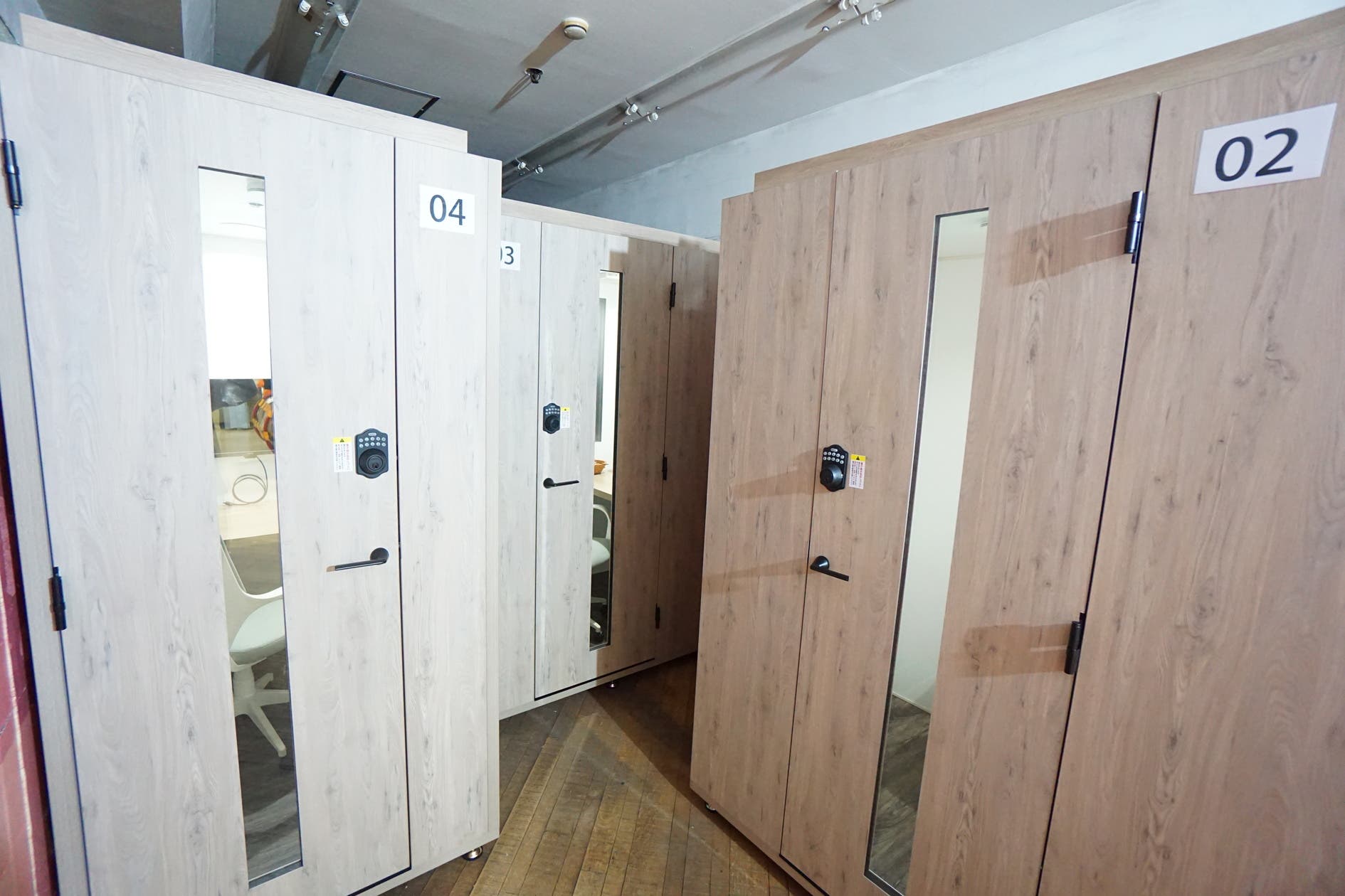 ＜ワークブース茨木市駅前No.3＞駅直結施設内🏬1人用完全個室🚪Wi-Fi📶モニター🖥電源🔌⚡️テレワーク/面接/自習/作業の写真6