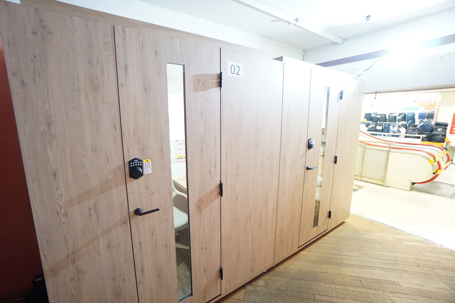 ＜ワークブース茨木市駅前No.4＞駅直結施設内🏬1人用完全個室🚪Wi-Fi📶モニター🖥電源🔌⚡️テレワーク/面接/自習/作業の写真5