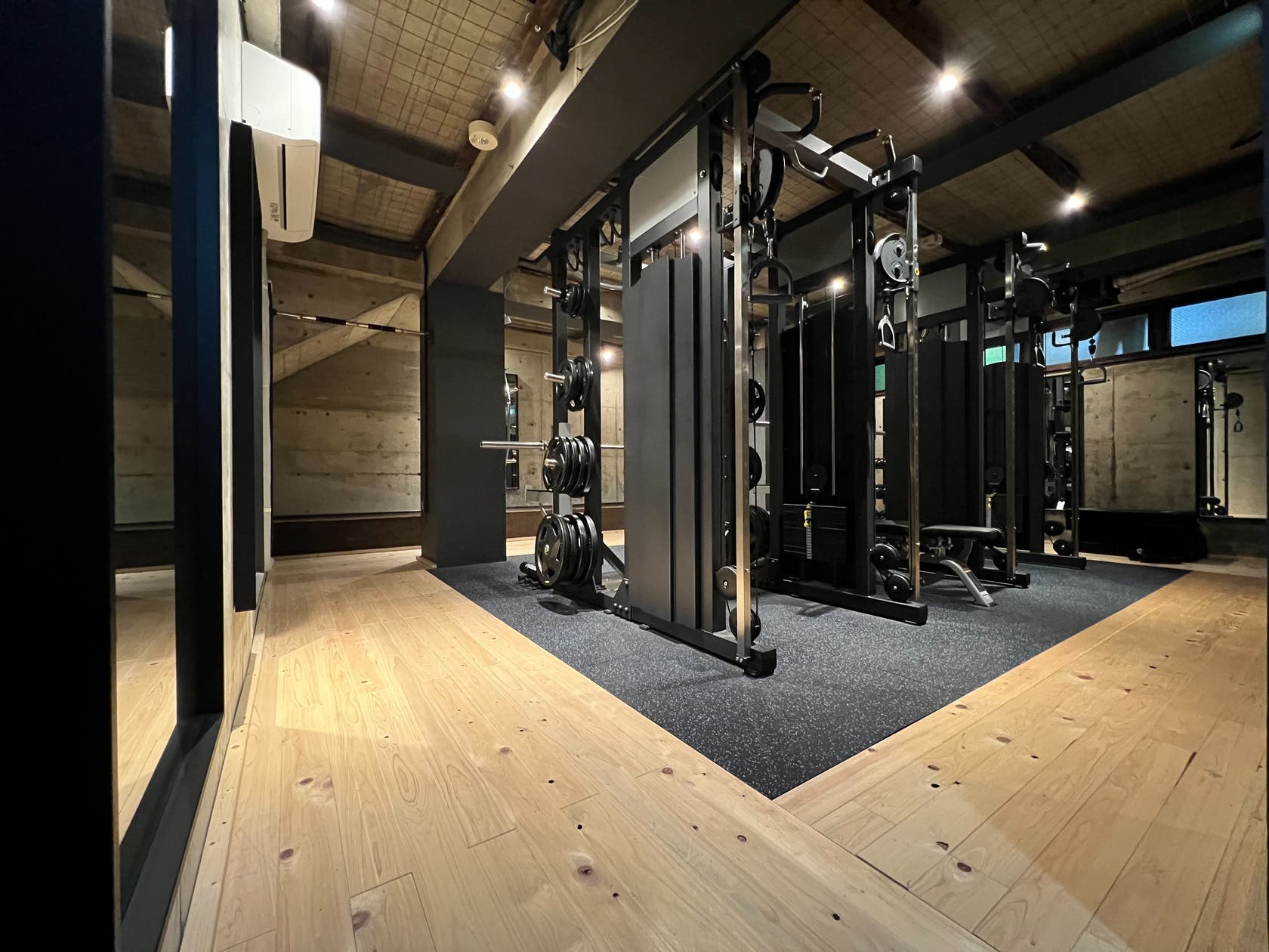 【淵野辺駅1分】マシン・フリーウェイト設備！の写真3