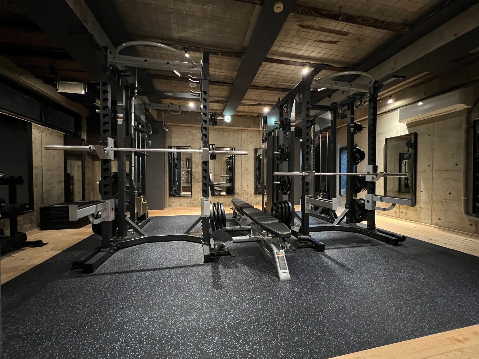 【淵野辺駅1分】マシン・フリーウェイト設備！の写真4