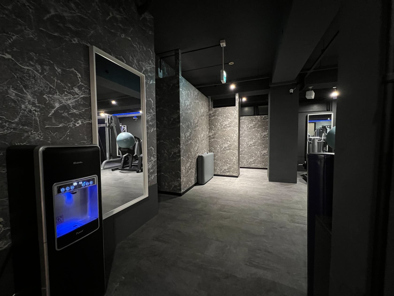 【淵野辺駅1分】マシン・フリーウェイト設備！の写真8