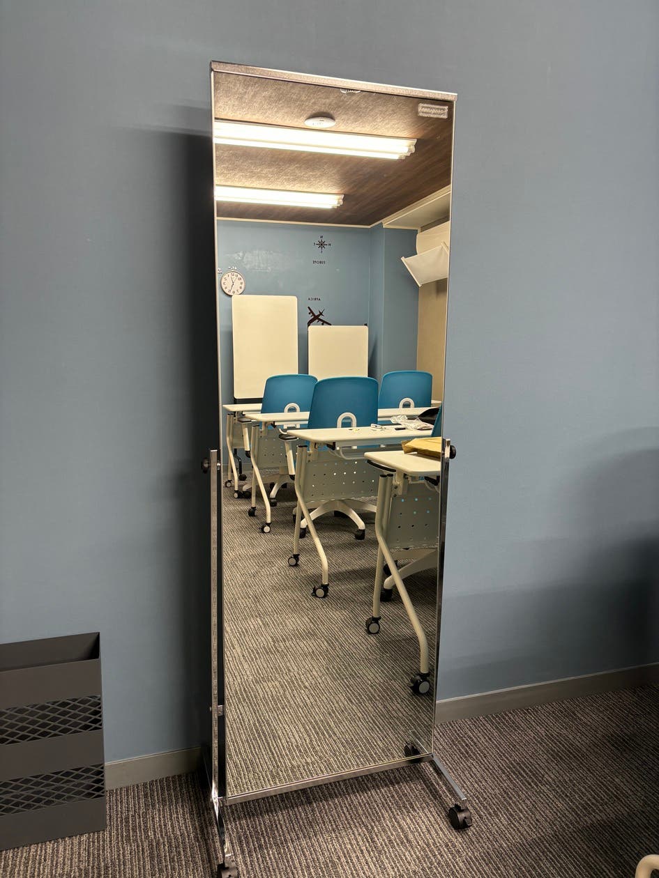 業務用スタンドミラーの画像1