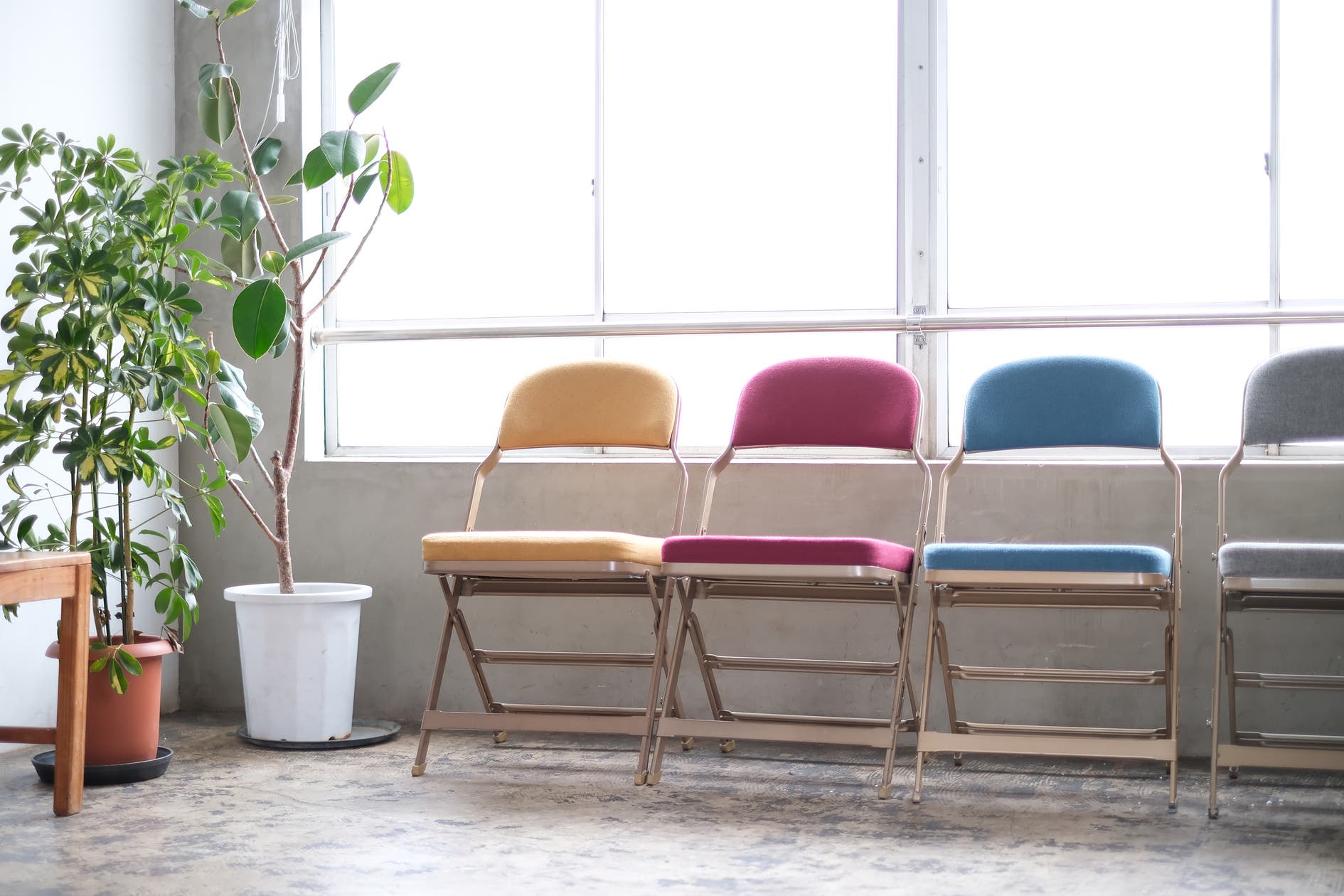 優しい自然光が入るヴィンテージビル内のインダストリアルな空間！LED＆ストロボなど無料で使える照明機材も充実！！の写真20