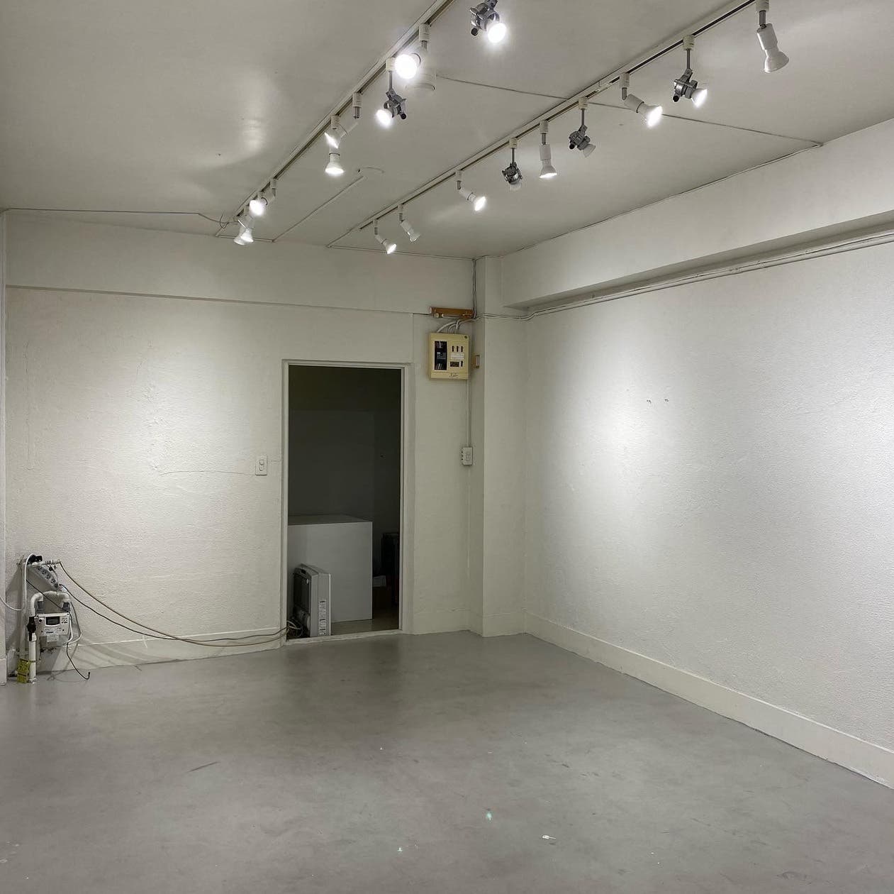 銀座駅近徒歩2分！アートギャラリーを借りて展覧会やファッションの展示会、その他イベントにも！の写真1