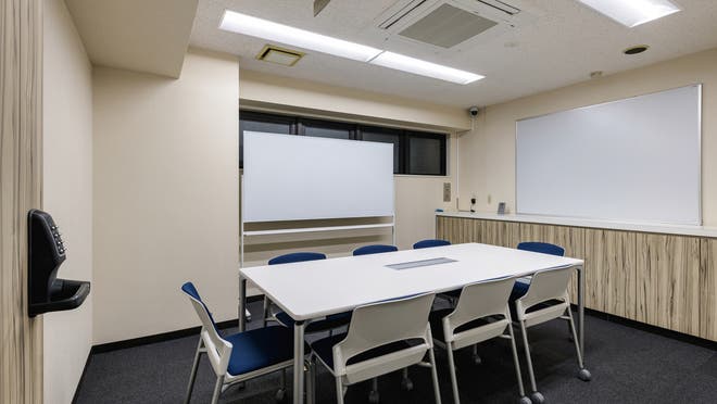 ⭐️【8名会議室A(2階)】⭐️新宿三丁目駅C8出口を出てすぐ!スタッフ常駐のため安心してご利用いただけます!✨Wi-Fi有りの写真1