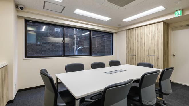 ⭐️【8名会議室B(2階)】⭐️新宿三丁目駅C8出口を出てすぐ!スタッフ常駐のため安心してご利用いただけます!✨Wi-Fi有りの写真2