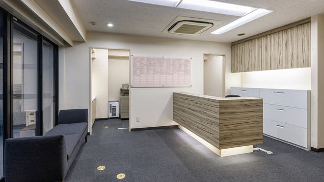 ⭐️【8名会議室B(2階)】⭐️新宿三丁目駅C8出口を出てすぐ!スタッフ常駐のため安心してご利用いただけます!✨Wi-Fi有りの写真3