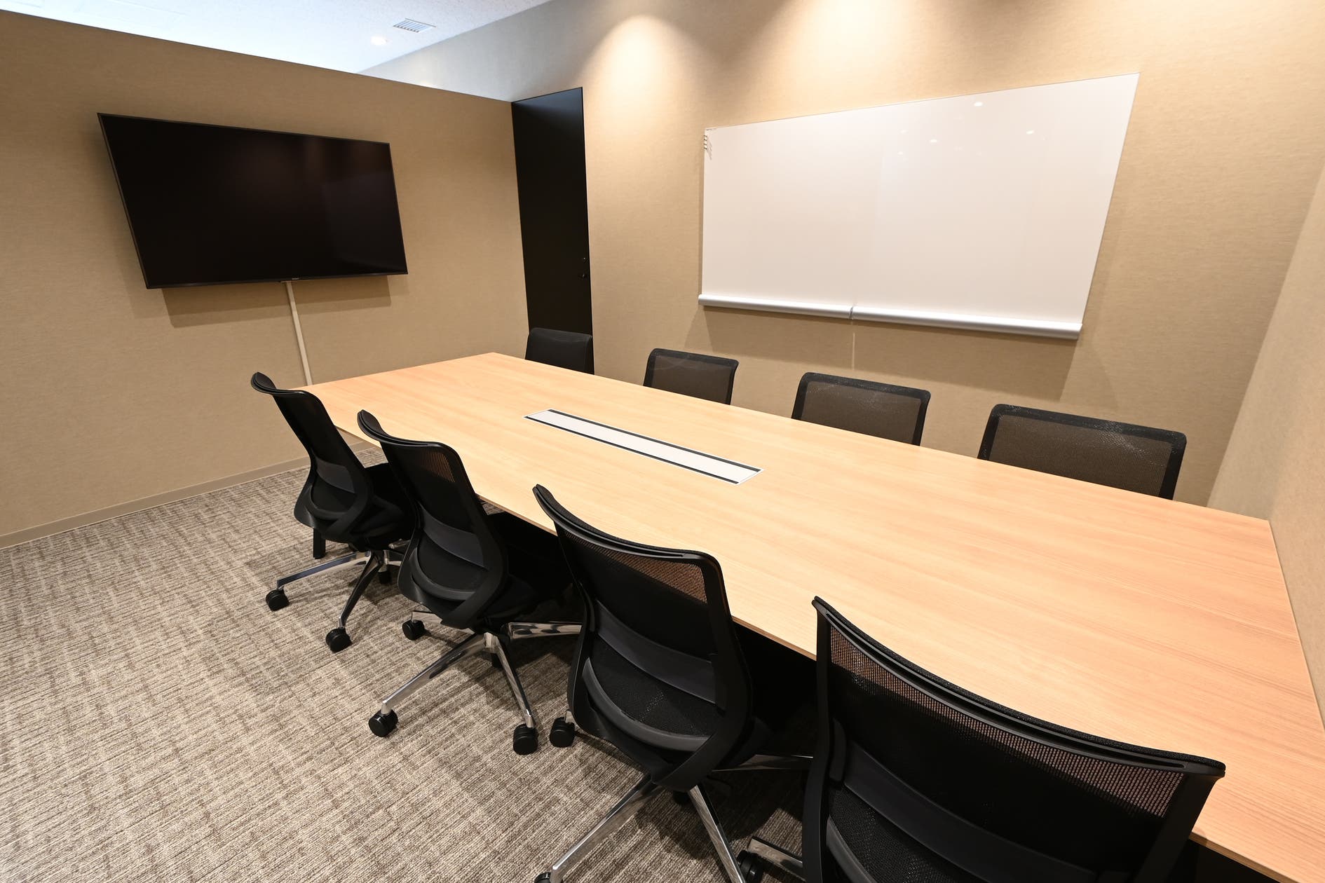 会議室 01(8名)の写真1