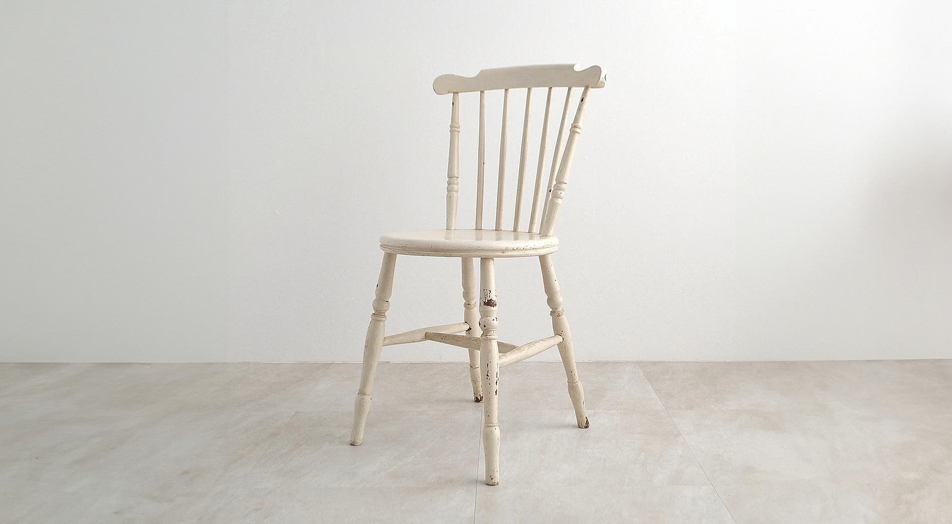 アンティーク椅子（白）の画像1