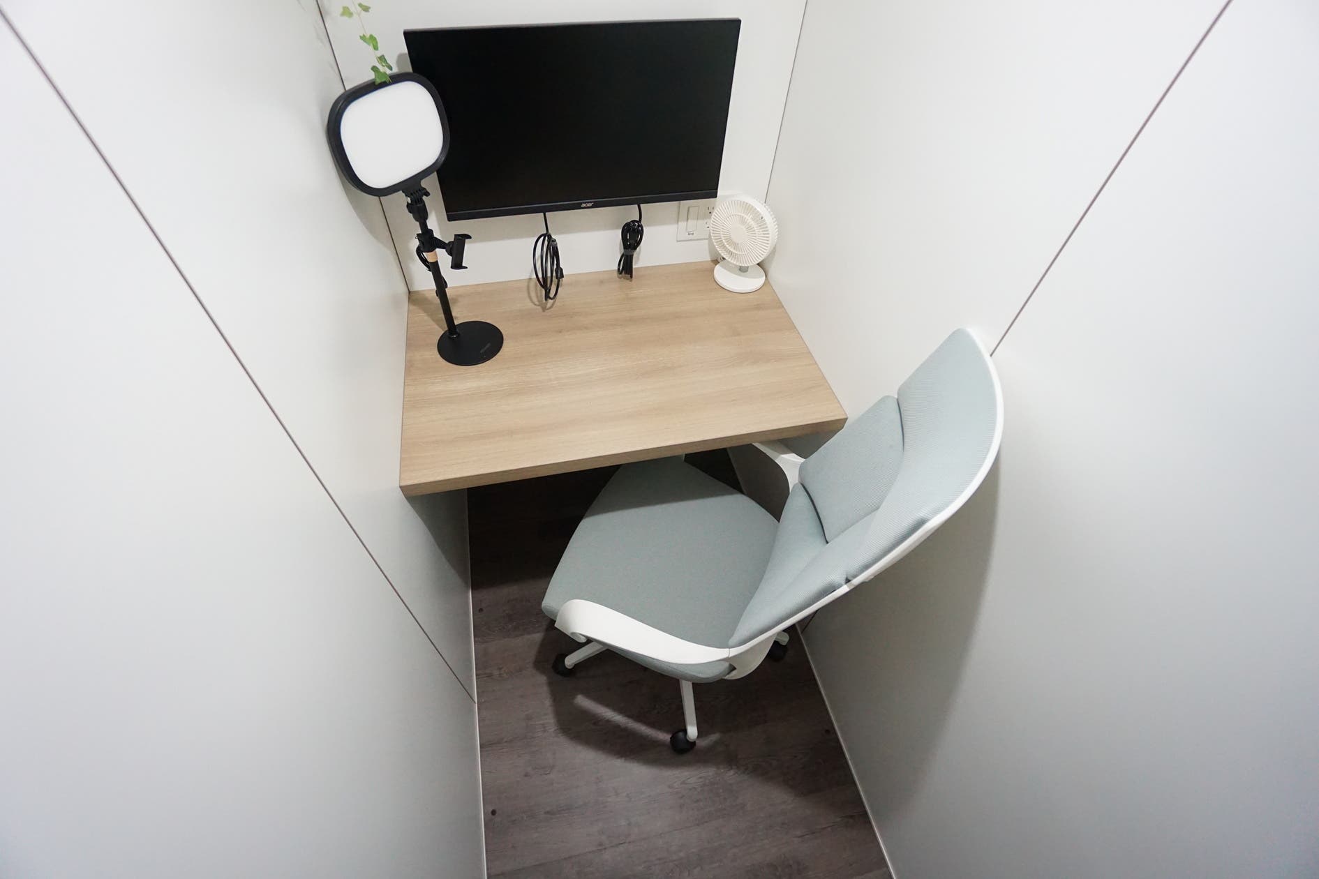 ＜ワークブース水道橋No.3＞水道橋駅徒歩2分🚃1人用完全個室🚪Wi-Fi📶モニター🖥電源🔌⚡️テレワーク/面接/自習の写真2