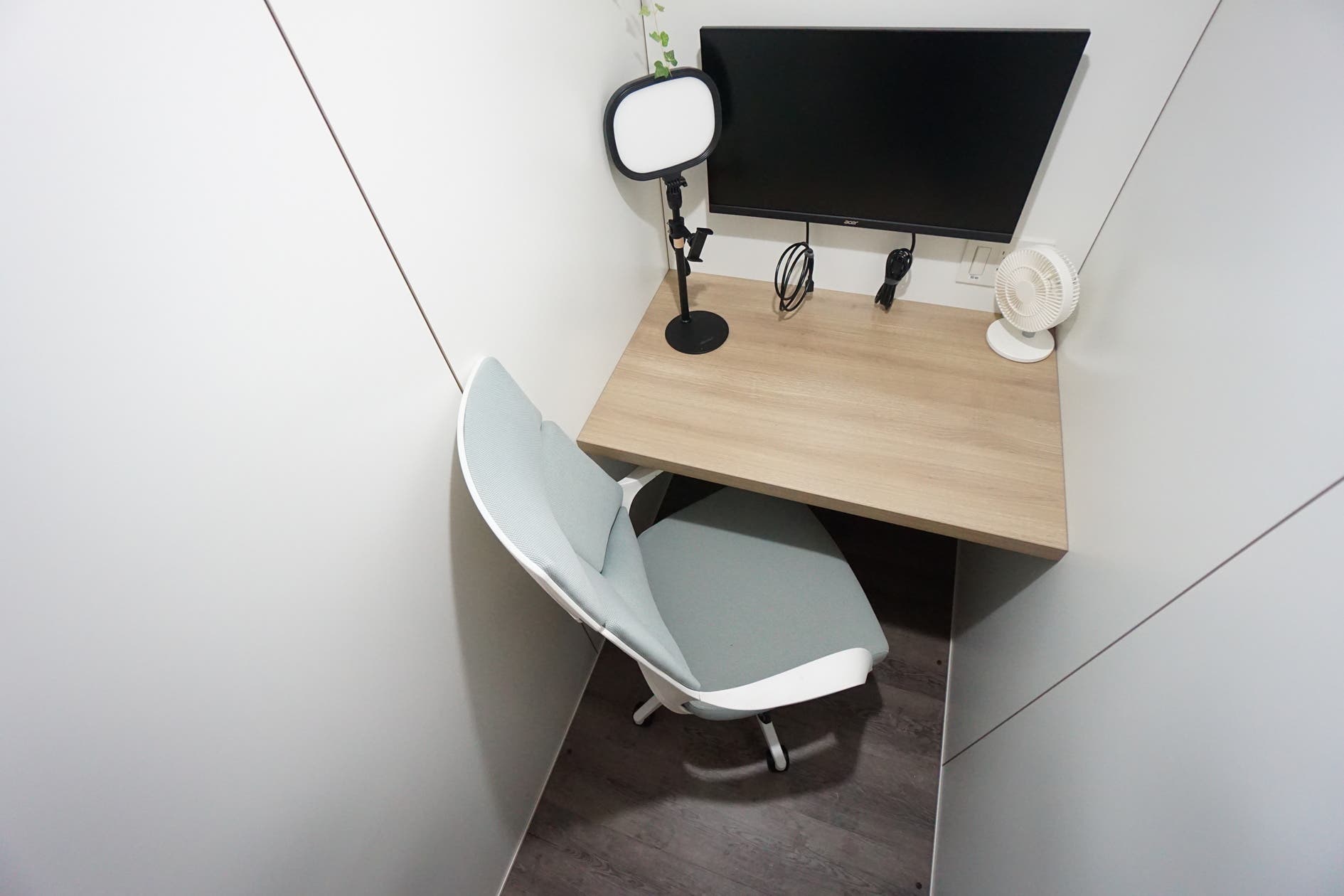 ＜ワークブース水道橋No.4＞水道橋駅徒歩2分🚃1人用完全個室🚪Wi-Fi📶モニター🖥電源🔌⚡️テレワーク/面接/自習の写真5