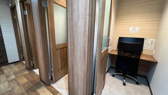 【1名用完全個室/1時間440円】赤坂見附駅から徒歩20秒!<ブース9>の写真6