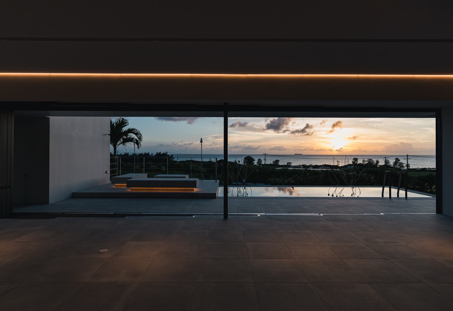 屋外ジャグジー/インフィニティプール/サウナ/自然を感じながら、刻々と移り変わる海の表情を楽しめるの写真7