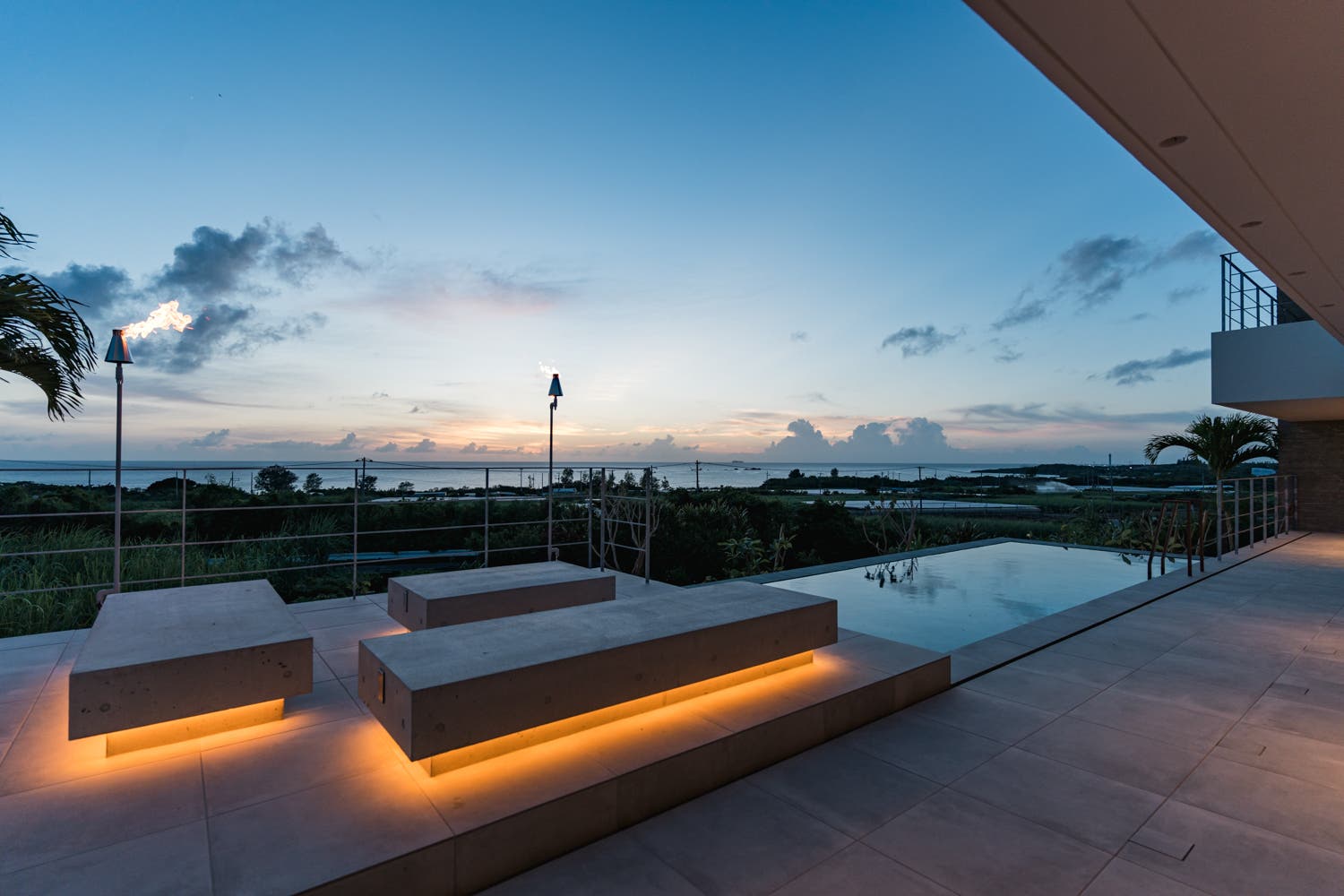 屋外ジャグジー/インフィニティプール/サウナ/自然を感じながら、刻々と移り変わる海の表情を楽しめるの写真8