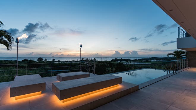 屋外ジャグジー/インフィニティプール/サウナ/自然を感じながら、刻々と移り変わる海の表情を楽しめるの写真8