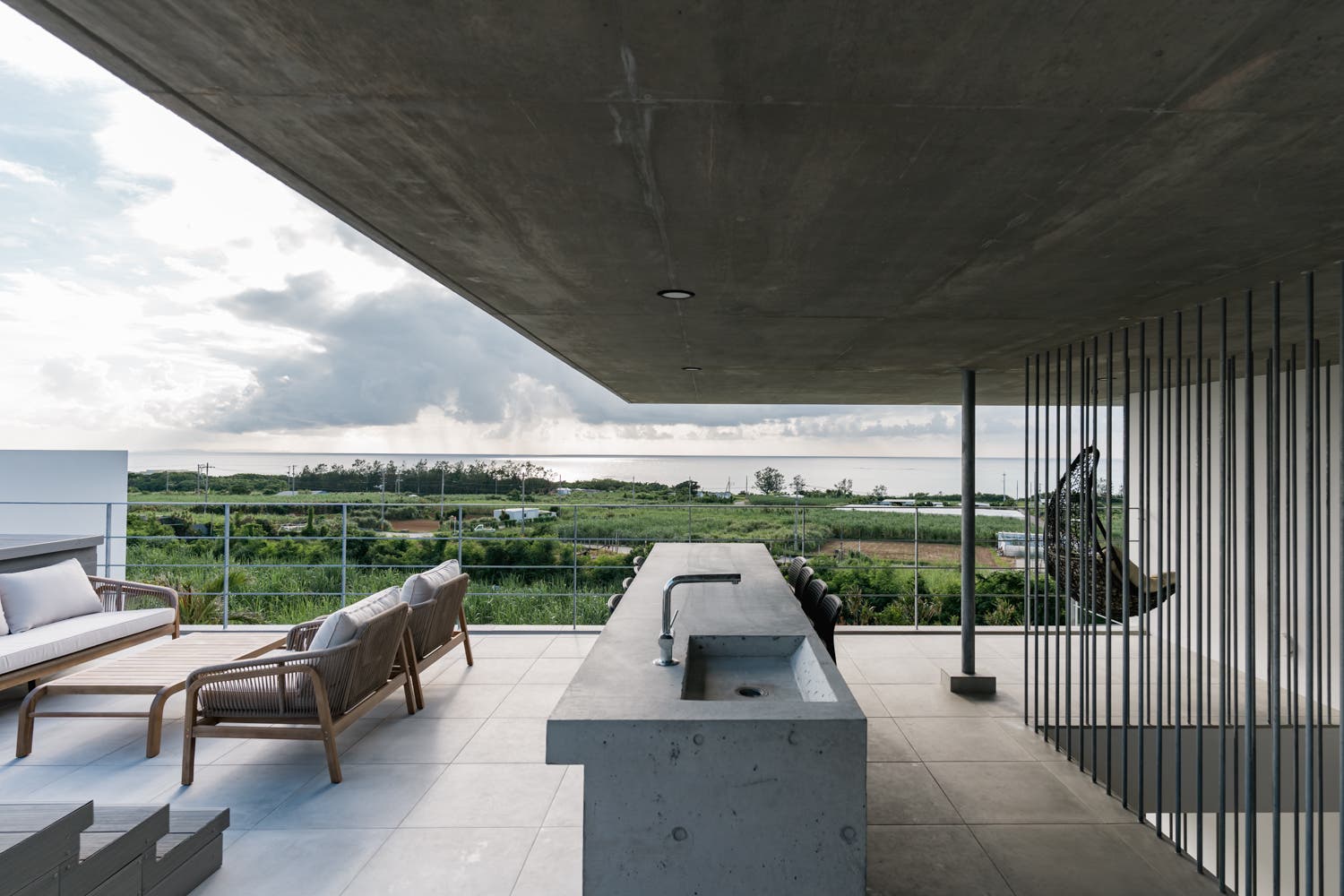 屋外ジャグジー/インフィニティプール/サウナ/自然を感じながら、刻々と移り変わる海の表情を楽しめるの写真9