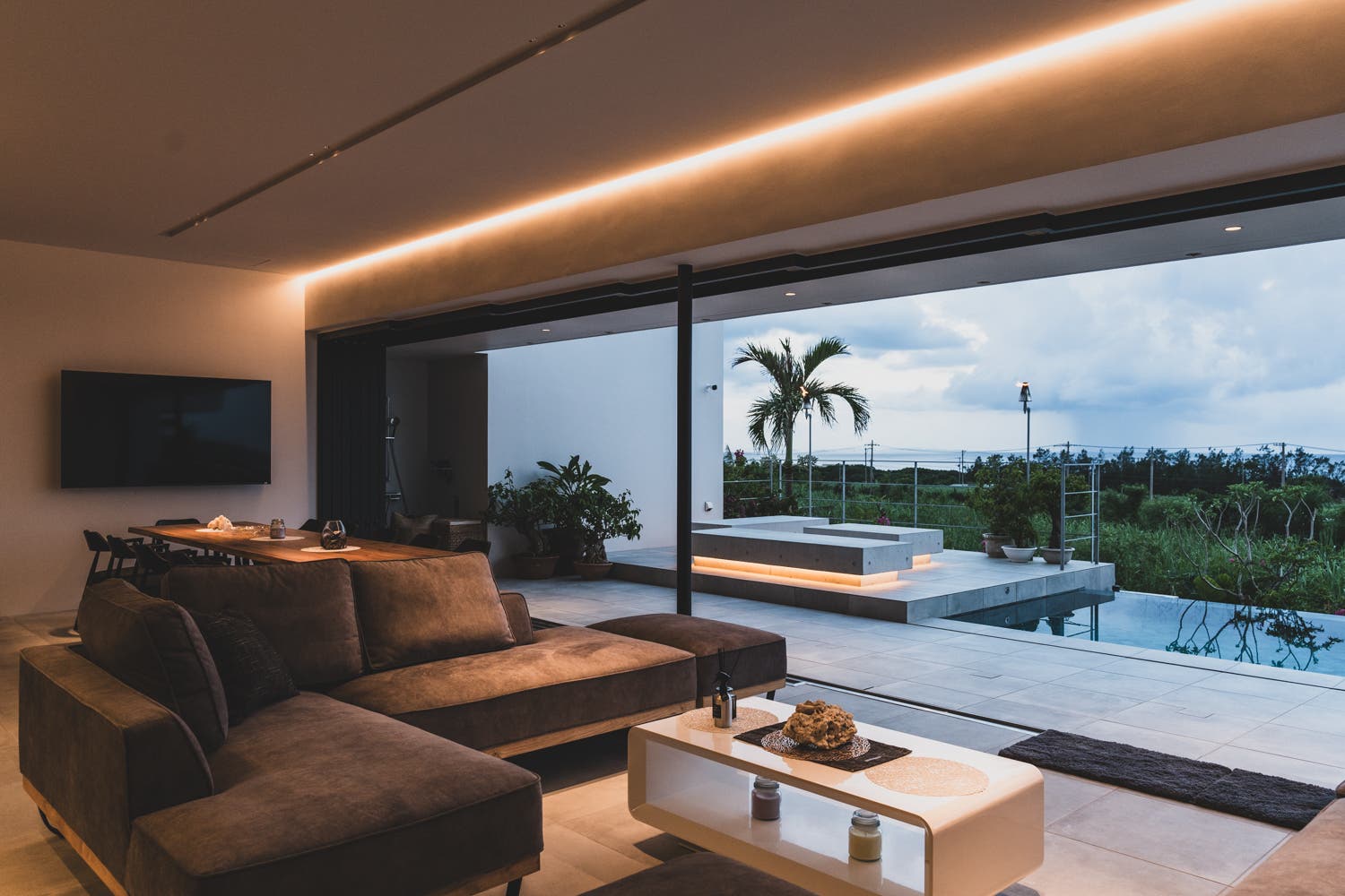 屋外ジャグジー/インフィニティプール/サウナ/自然を感じながら、刻々と移り変わる海の表情を楽しめるの写真5