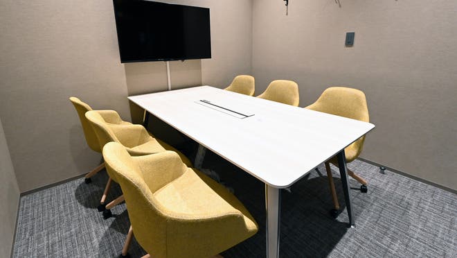 会議室 02(6名)の写真1