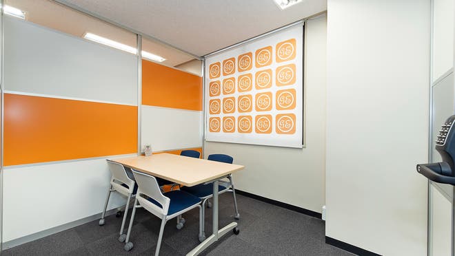 ⭐️【4名会議室】横浜駅から徒歩4分!⭐️スタッフ常駐のため安心してご利用いただけます!✨Wi-Fi有りの写真1