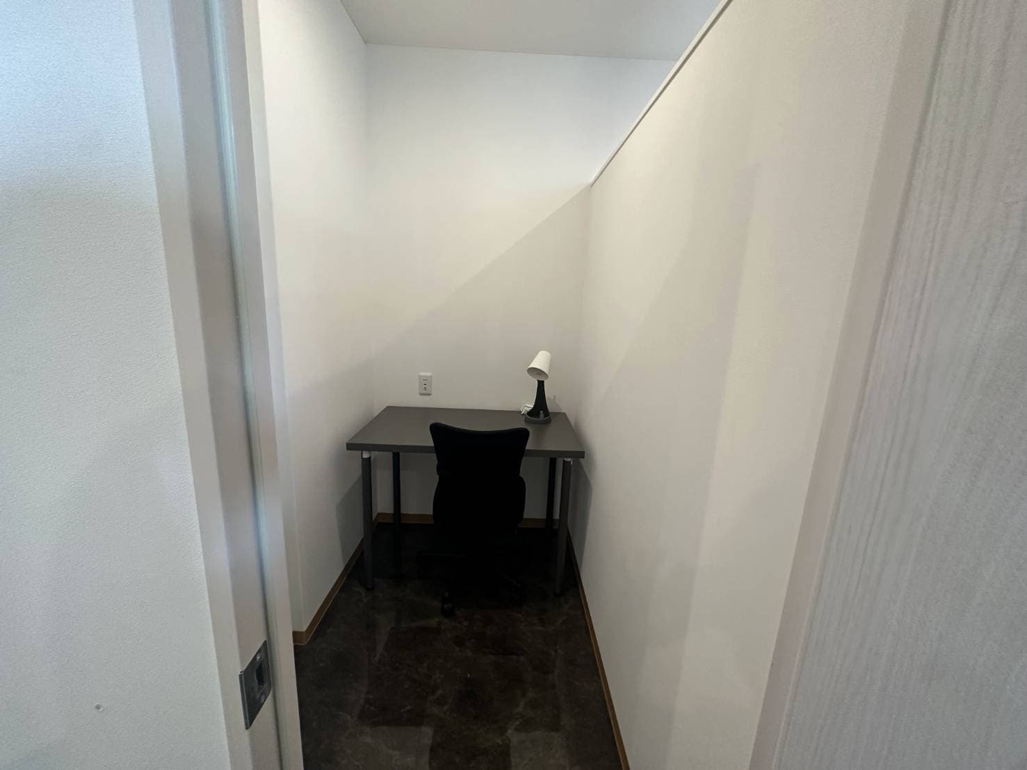 新小岩駅から徒歩４分　３階個室(A)　イヤホンを使用してZoom会議、リモート会議もOK。の写真9