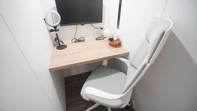 <ワークブース宝町No.5>駅近人気エリア🚃完全個室💼Wi-Fi📶電源🔌テレワーク/ZOOM/自習/作業場所の写真1